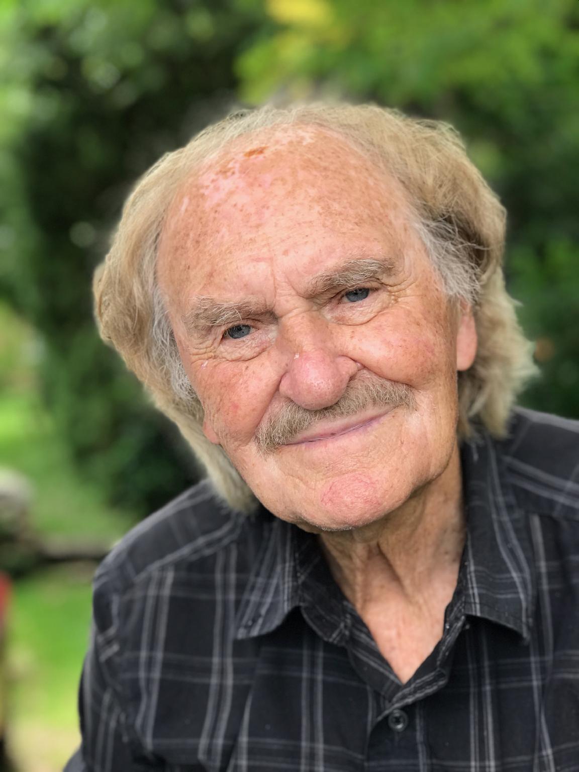 Howard Grindstaff - Groce Funeral Home